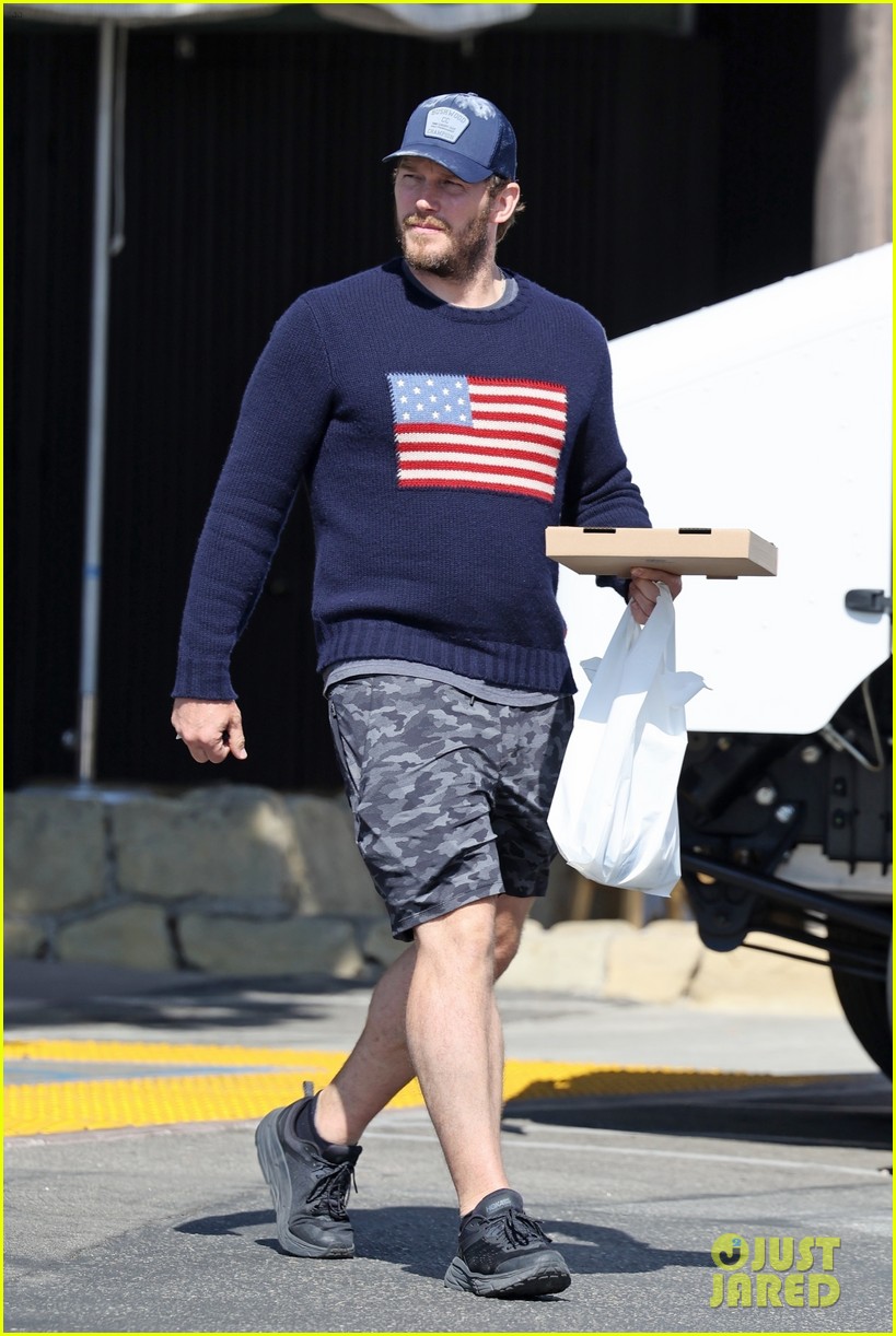 Chris Pratt & Wife Katherine Kick Off Their Weekend with Her Mom Maria ...