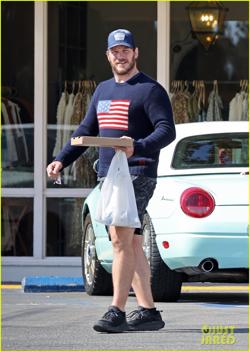 Chris Pratt & Wife Katherine Kick Off Their Weekend with Her Mom Maria ...