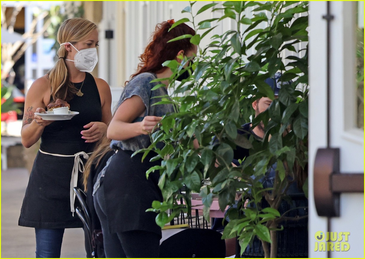 Chris Pratt & Wife Katherine Kick Off Their Weekend with Her Mom Maria ...