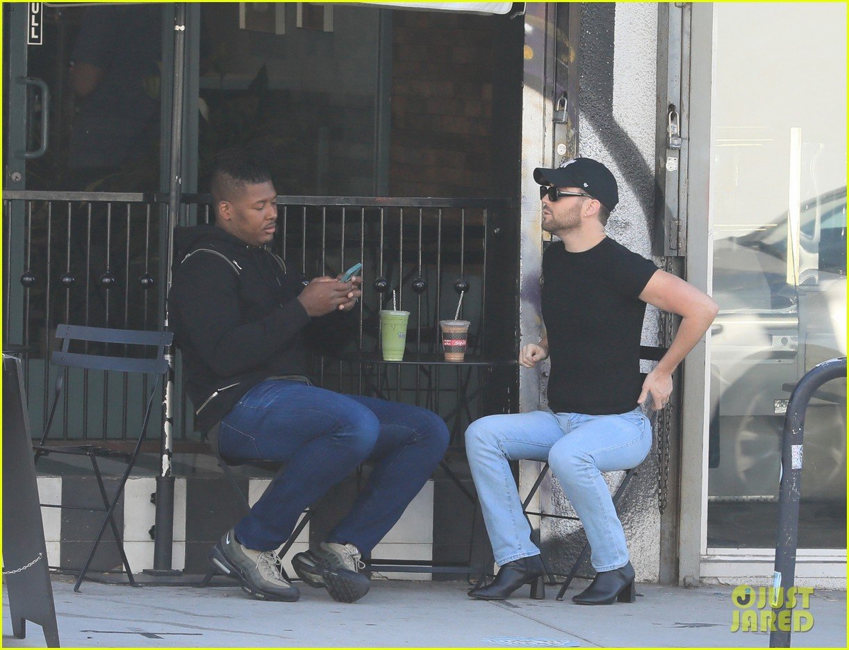 NFL Player R.K. Russell Flaunts Cute PDA with Boyfriend Corey O'Brien ...