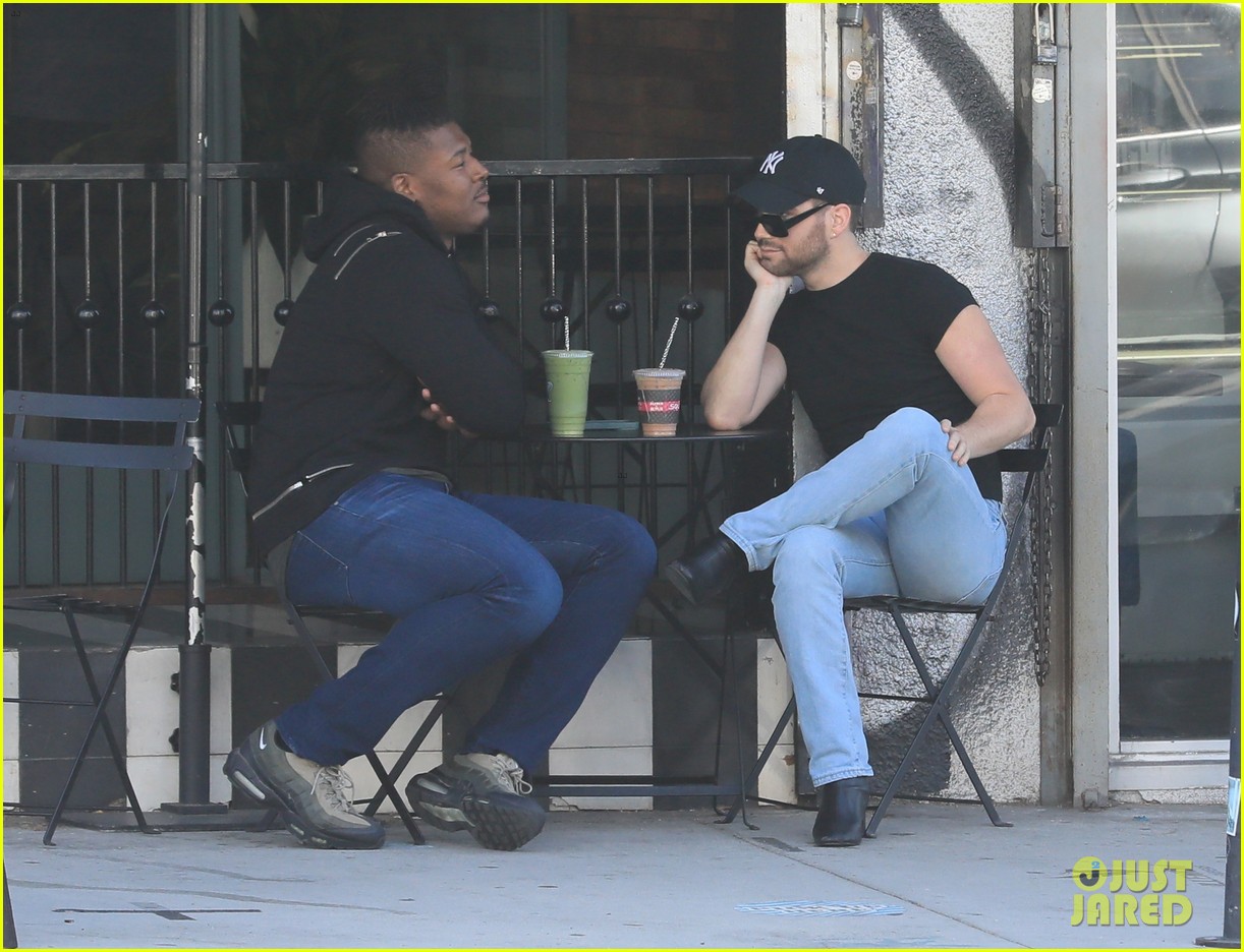 NFL Player R.K. Russell Flaunts Cute PDA with Boyfriend Corey O'Brien ...