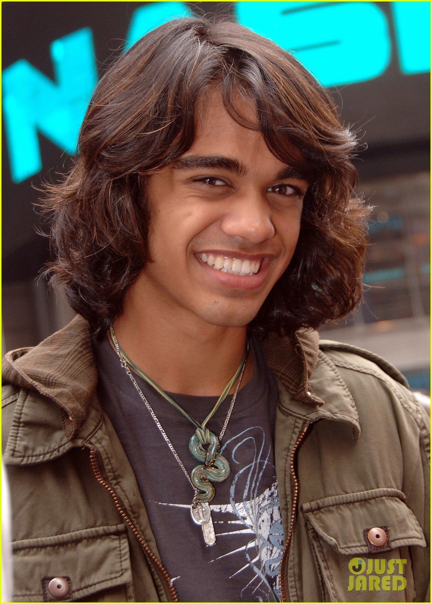 American Idol's Sanjaya Malakar Comes Out as Bisexual, Reacts to Being ...