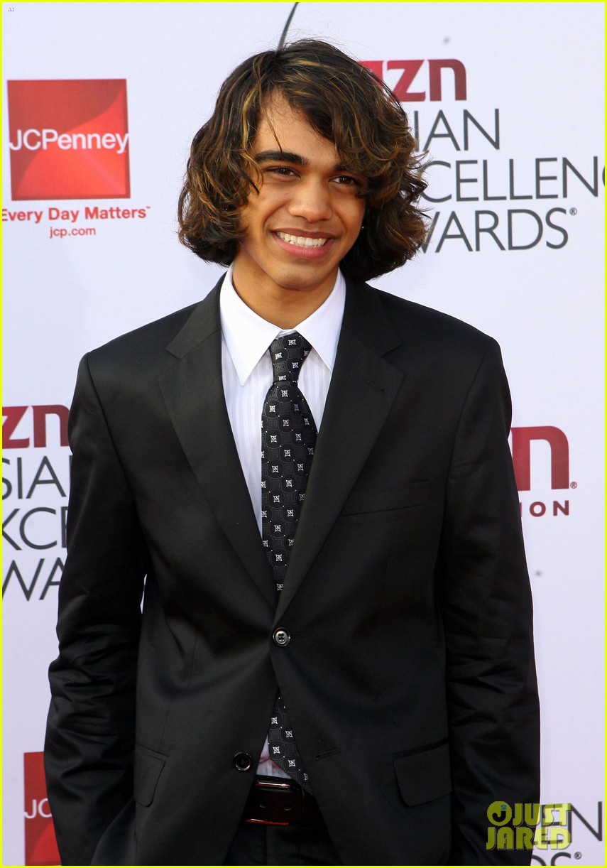 American Idol's Sanjaya Malakar Comes Out as Bisexual, Reacts to Being ...