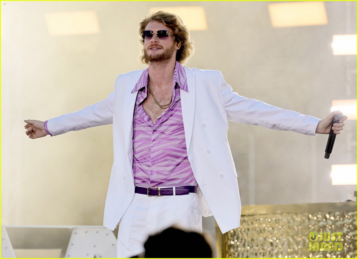 Addison Rae's Dad Monty Lopez Reacts to Her Mom, Sheri Easterling ...