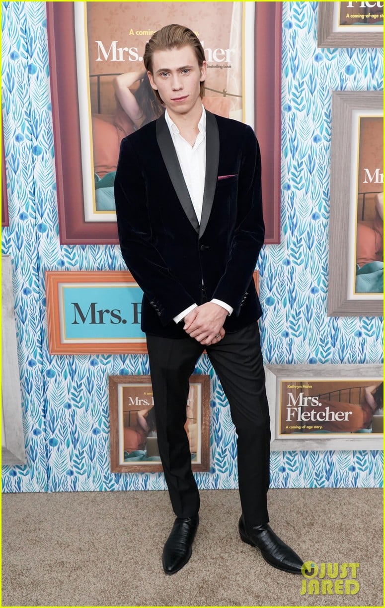 Owen Teague to Play Lead Primate in New 'Planet of the Apes' Movie ...