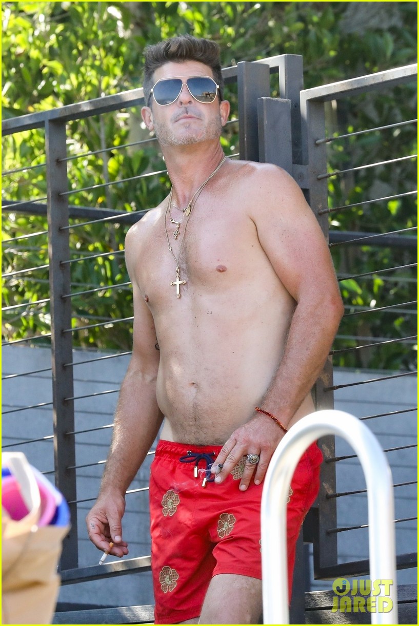 Photo: robin thicke shirtless beach photos 03 | Photo 4805232 | Just Jared: Entertainment News