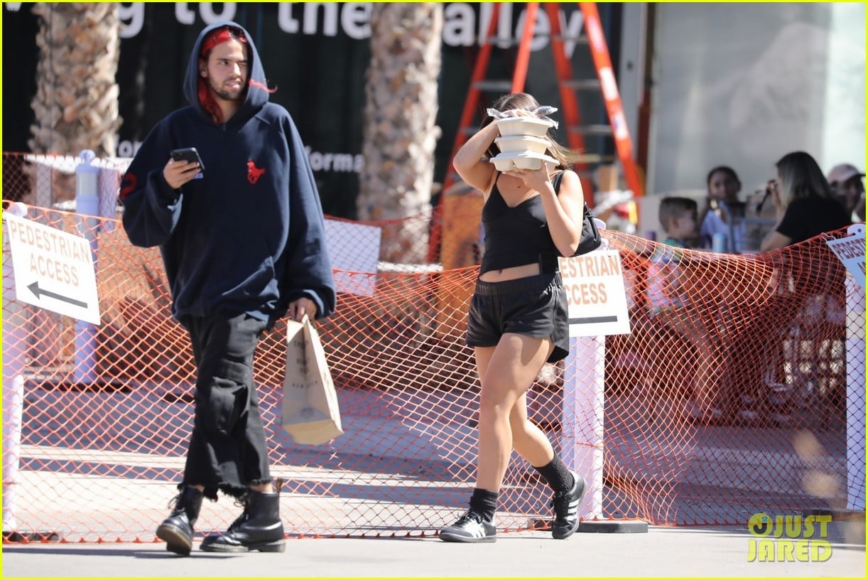 Addison Rae Tries To Hide Behind Takeout Boxes After Picking Up Food in ...