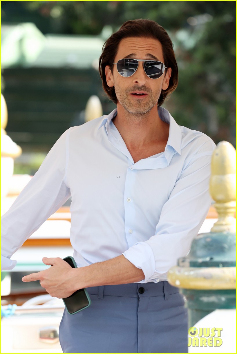 'Blonde' Co-Stars Ana de Armas & Adrien Brody Greet Fans As They Arrive ...