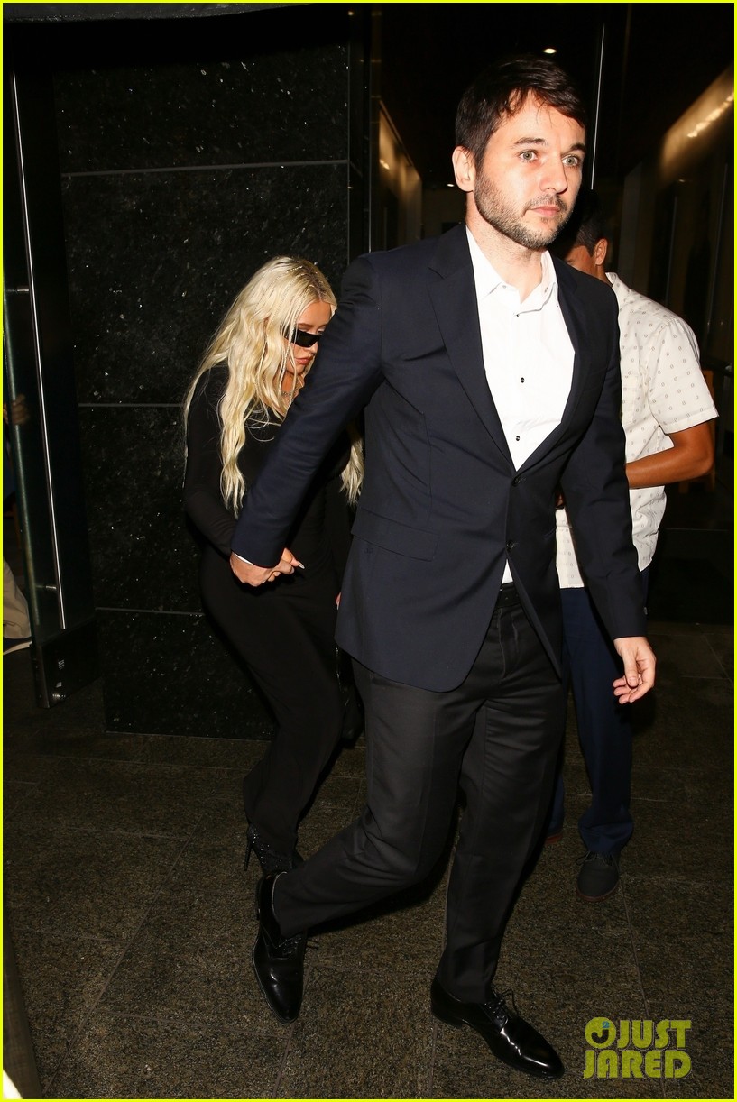 Christina Aguilera Spotted on a Friday Night Date with Fiance Matthew ...