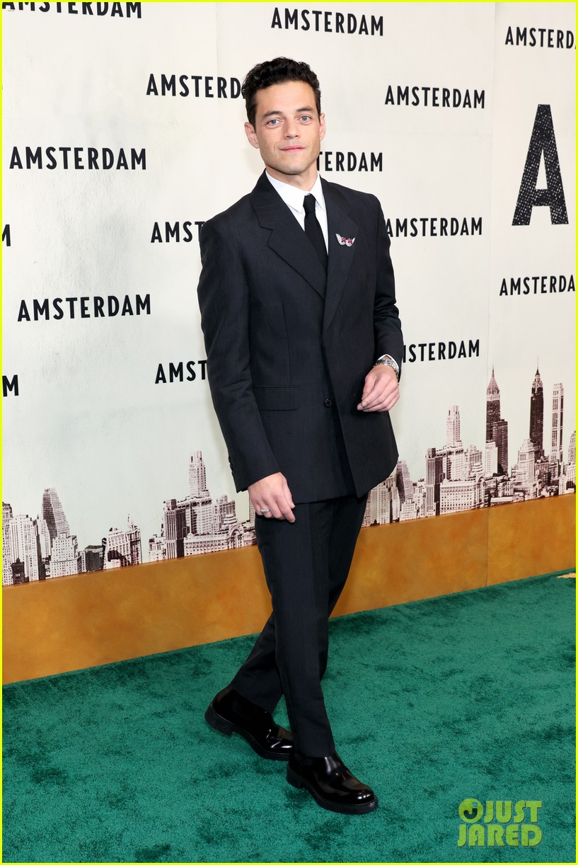 Margot Robbie Joins Christian Bale & John David Washington at ...