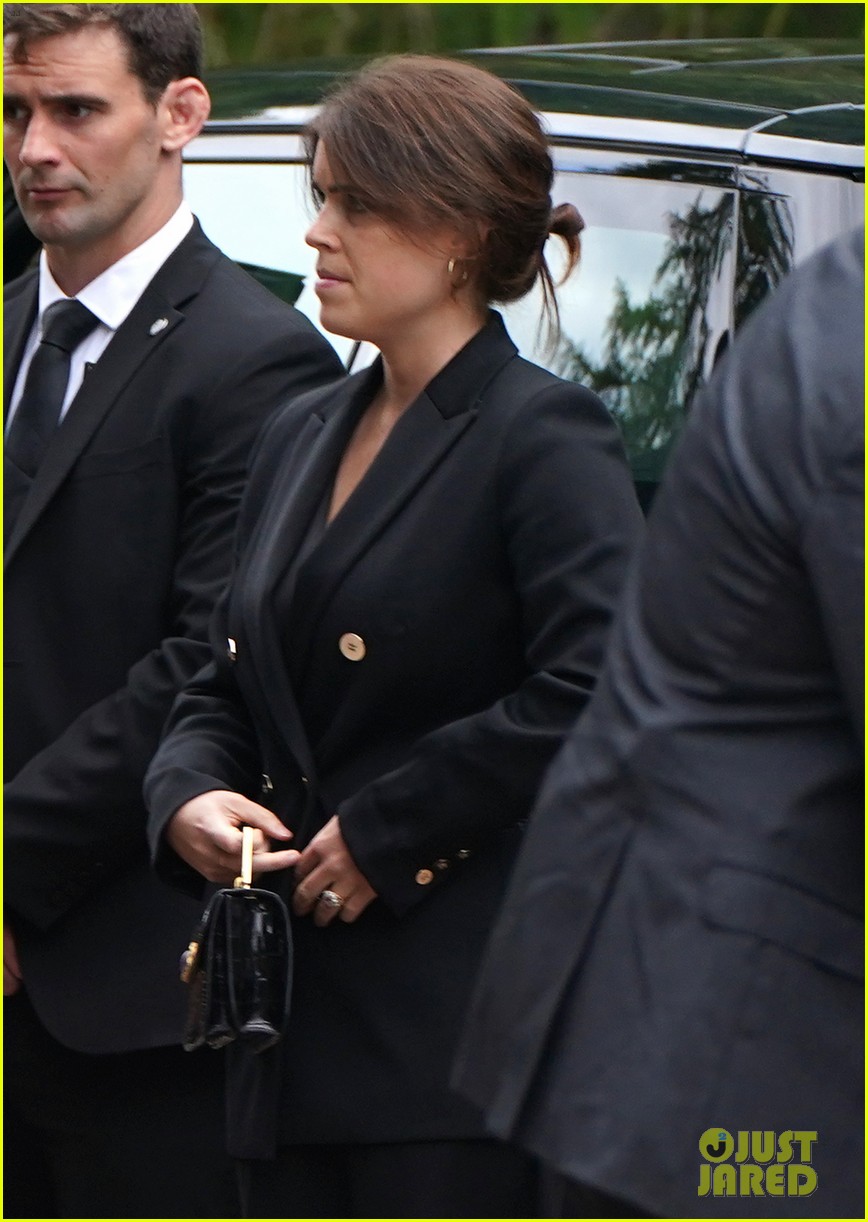 Princess Beatrice & Princess Eugenie Break Silence on Their Grandmother ...