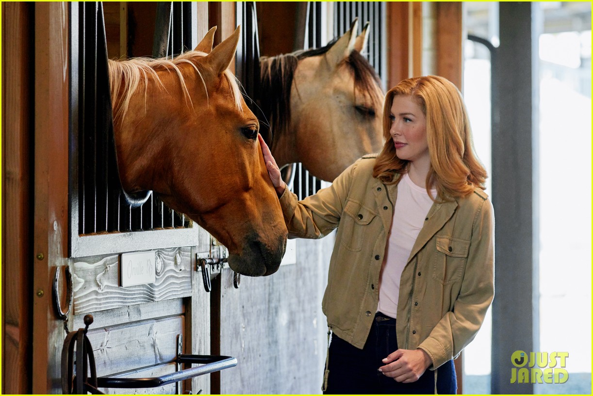 Rachelle Lefevre Discovers A Family She Never Knew About in Hallmark's ...