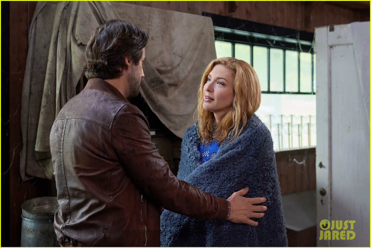 Rachelle Lefevre Discovers A Family She Never Knew About in Hallmark's ...