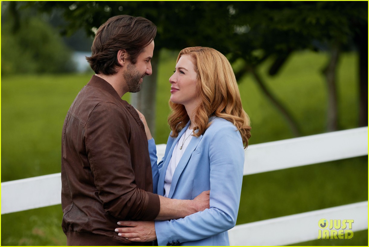 Rachelle Lefevre Discovers A Family She Never Knew About in Hallmark's ...