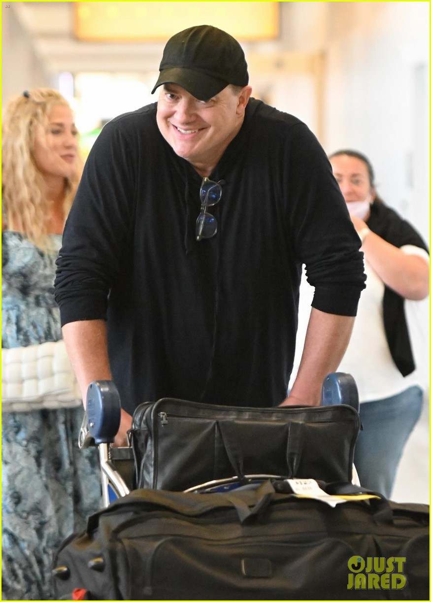 Brendan Fraser Touches Down in NYC Ahead of Being Honored at Toronto ...