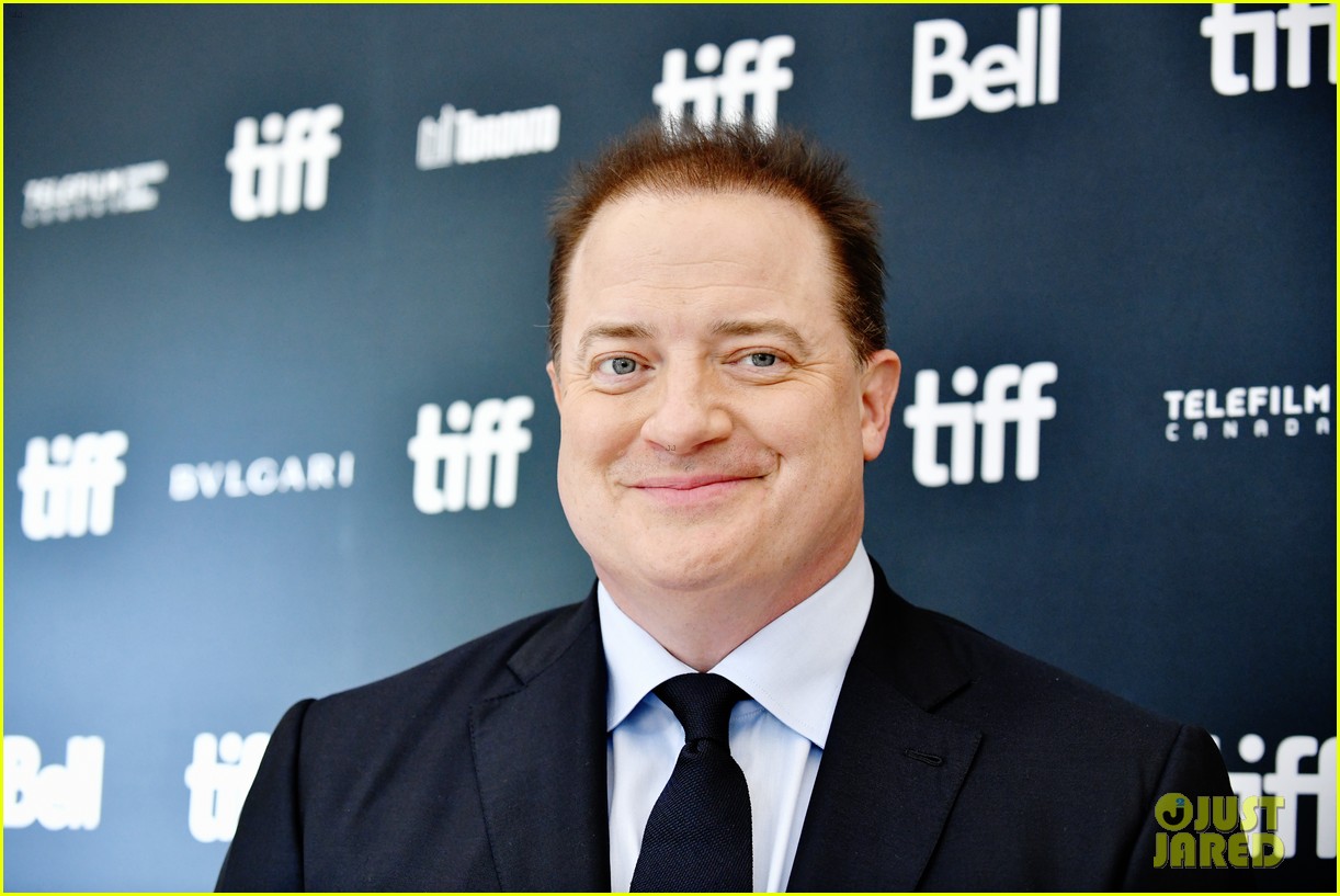 Brendan Fraser & Sadie Sink Share A Hug at 'The Whale' Premiere in ...