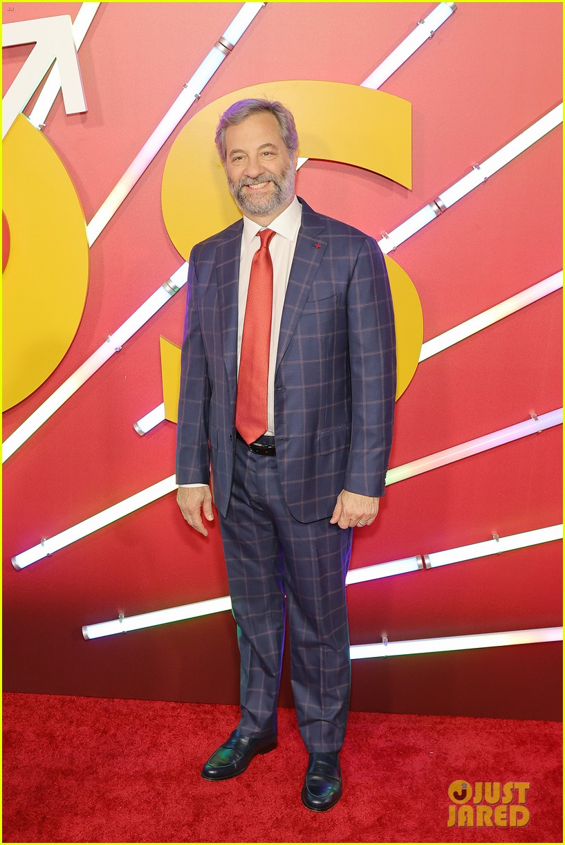 Billy Eichner & Luke MacFarlane Suit Up For 'Bros' Los Angeles Premiere ...