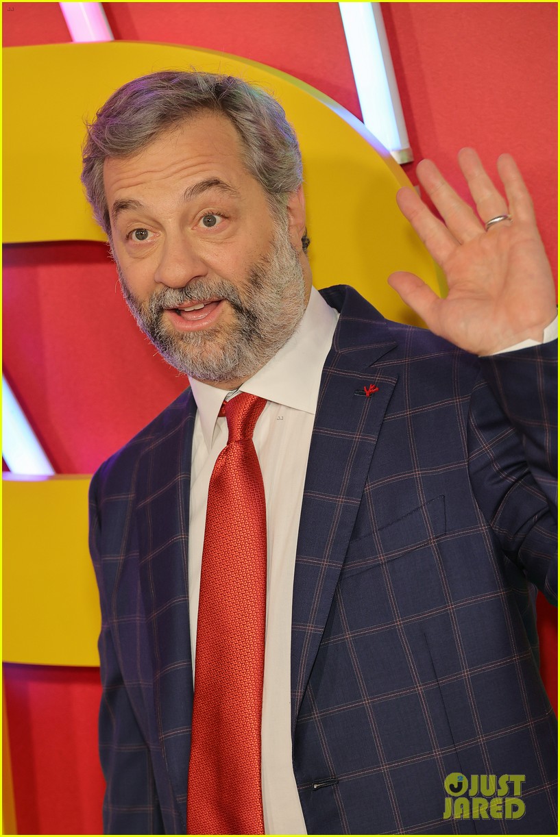 Billy Eichner & Luke MacFarlane Suit Up For 'Bros' Los Angeles Premiere ...