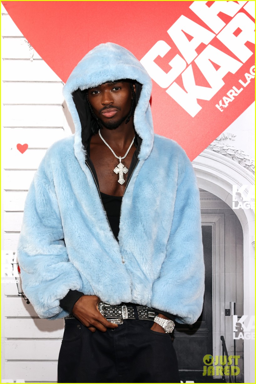 Cara Delevingne Rocks Bright Red Lipstick for 'Cara Loves Karl Paris ...