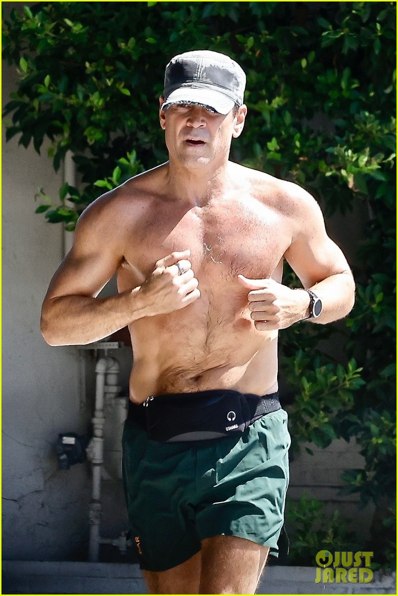 Colin Farrell Goes Shirtless For A Run in LA After Venice Film Festival ...