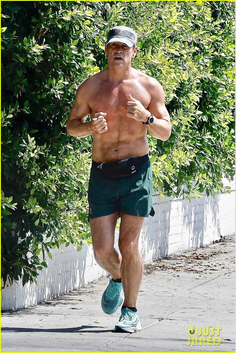 Colin Farrell Goes Shirtless For A Run in LA After Venice Film Festival ...