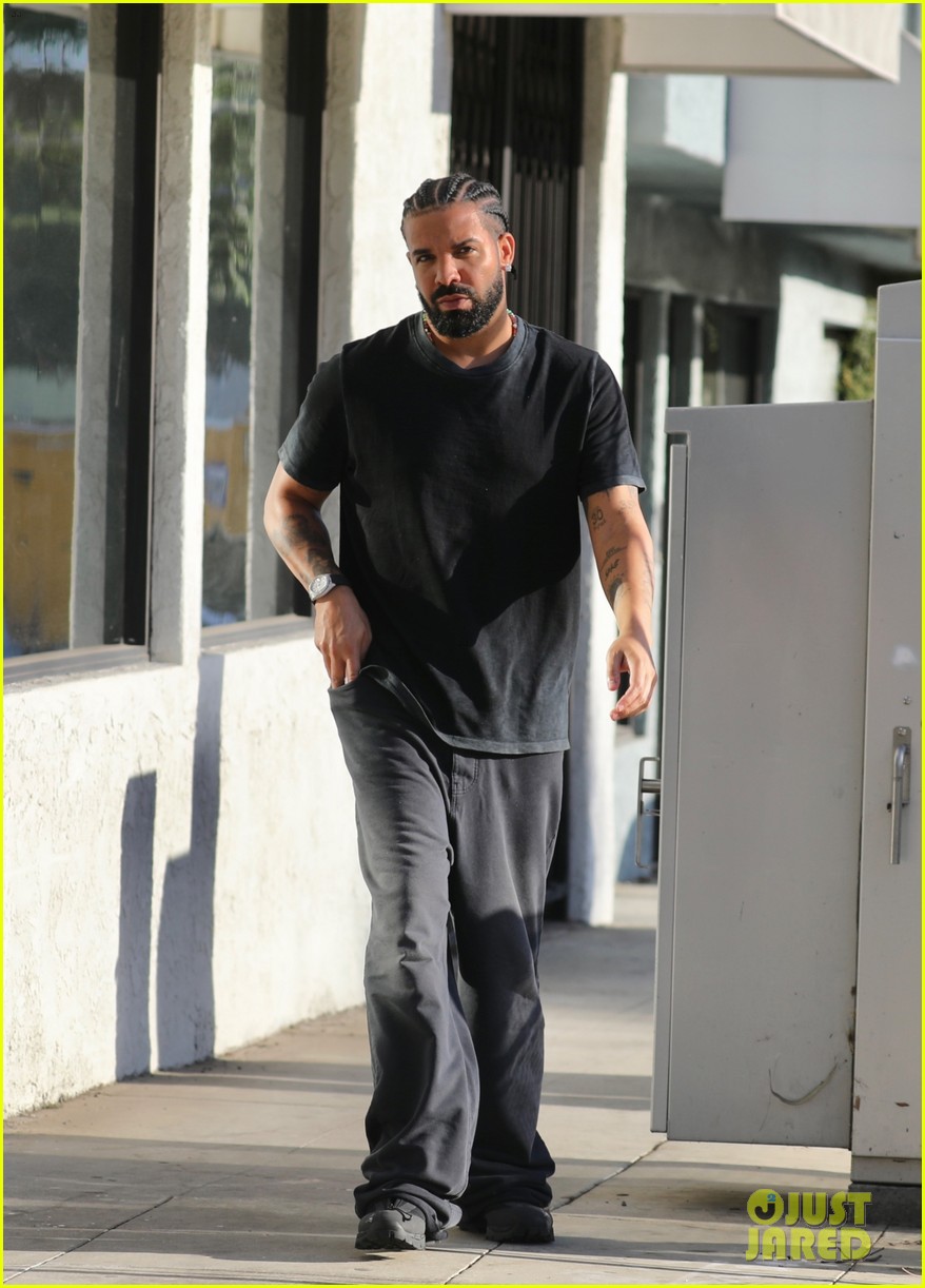 Drake Stops by Cecconi's for Lunch in WeHo Before Heading to the Studio ...