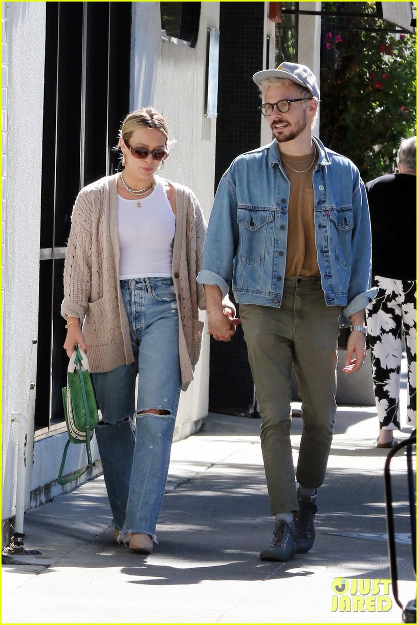 Hilary Duff & Husband Matthew Koma Hold Hands on Morning Breakfast Date ...