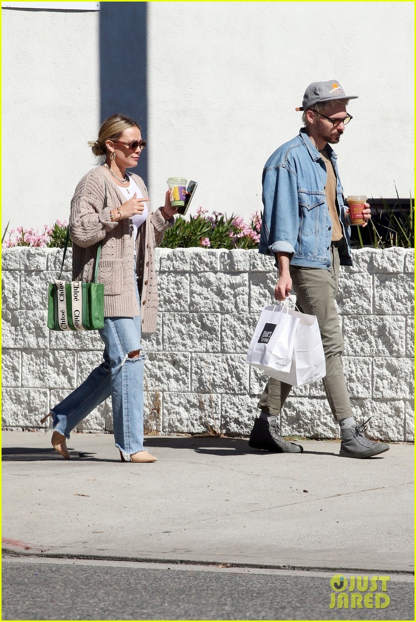 Hilary Duff & Husband Matthew Koma Hold Hands on Morning Breakfast Date ...
