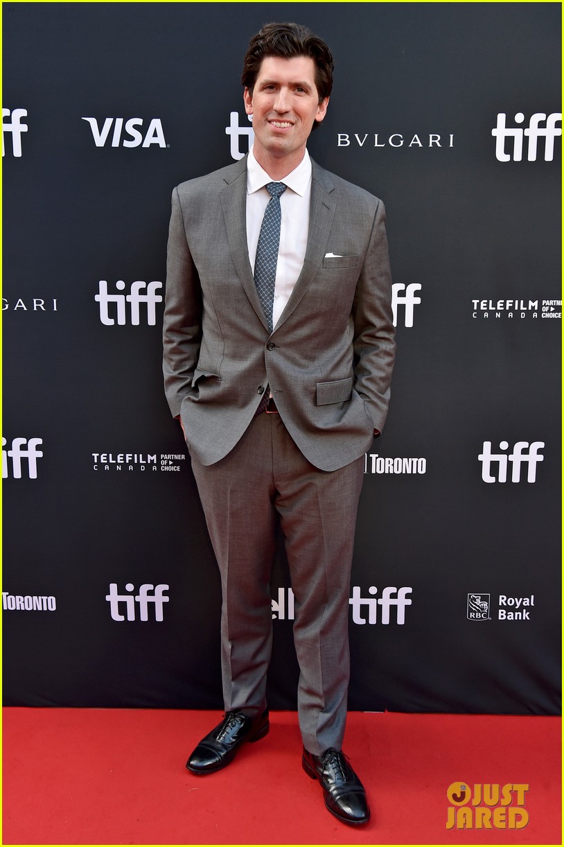 Zac Efron Smiles Wide at TIFF 2022, His First Red Carpet Appearance in ...