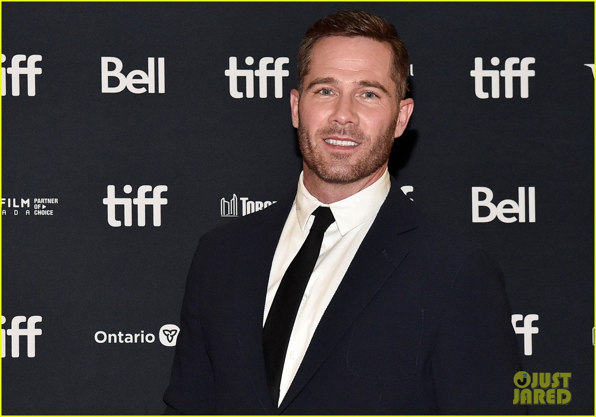 Billy Eichner & Luke Macfarlane Suit Up for 'Bros' Premiere at TIFF ...