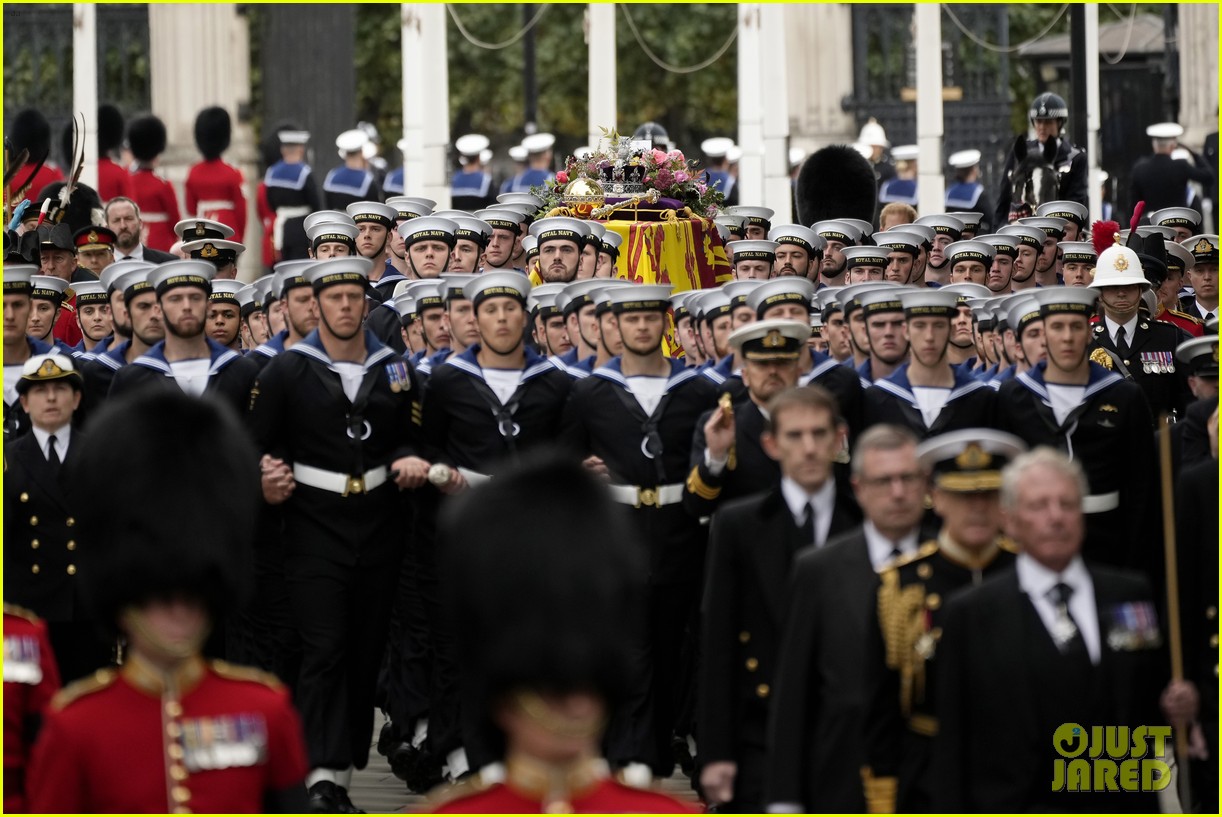Prince William & Prince Harry Join Royal Family in Queen Elizabeth's ...