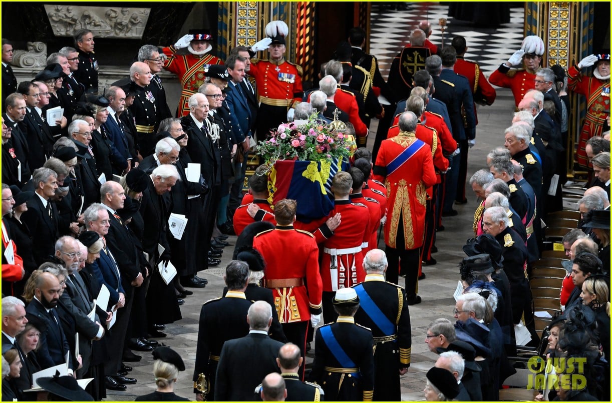 Prince William & Prince Harry Join Royal Family in Queen Elizabeth's ...