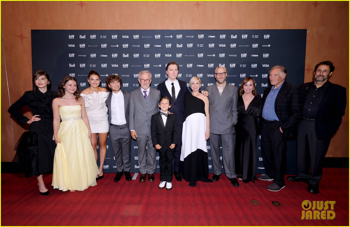 Steven Spielberg's 'The Fabelmans' - Watch the Trailer!: Photo 4816706 | Michelle Williams, Paul ...