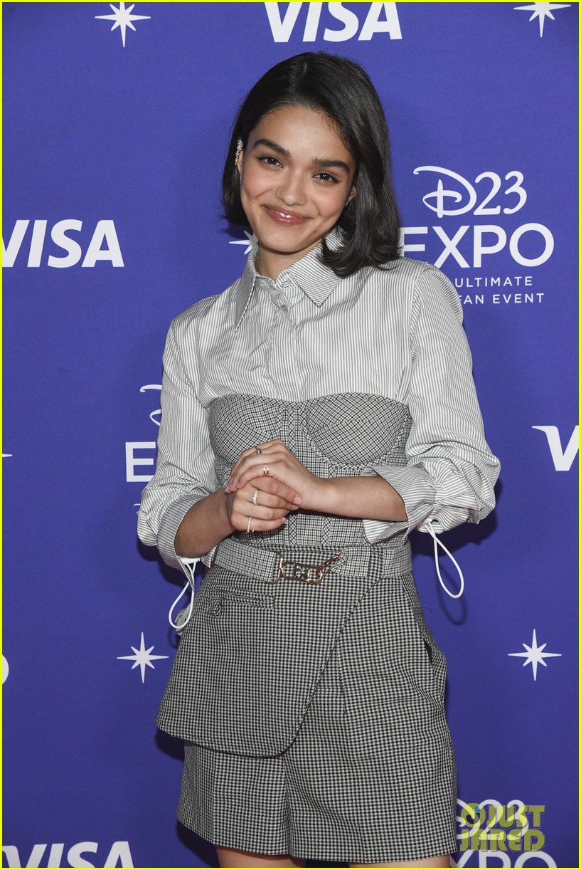 Gal Gadot & Rachel Zegler Hit D23 To Debut 'Snow White' First Look ...