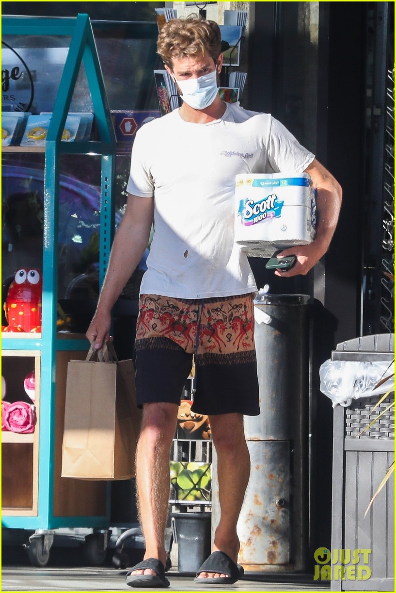 Andrew Garfield Stocks Up at the Grocery Store in Malibu: Photo 4827524 ...