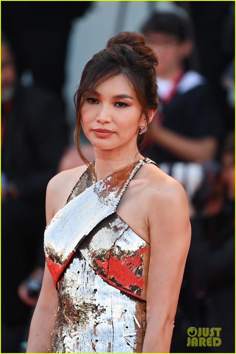 Gemma Chan Quickly Fixes Chris Pine's Outfit Before The 'Don't Worry ...