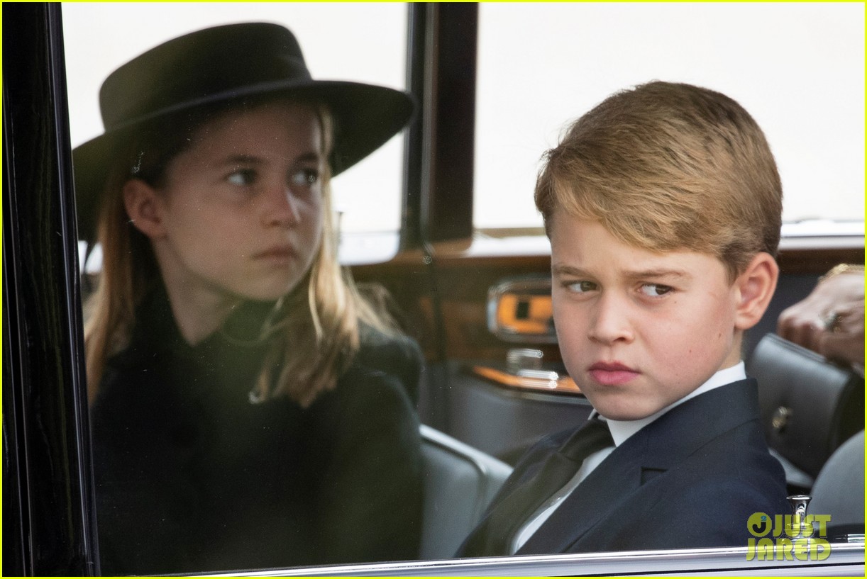 Princess Charlotte Gives Prince George Helpful Reminder During Queen's ...