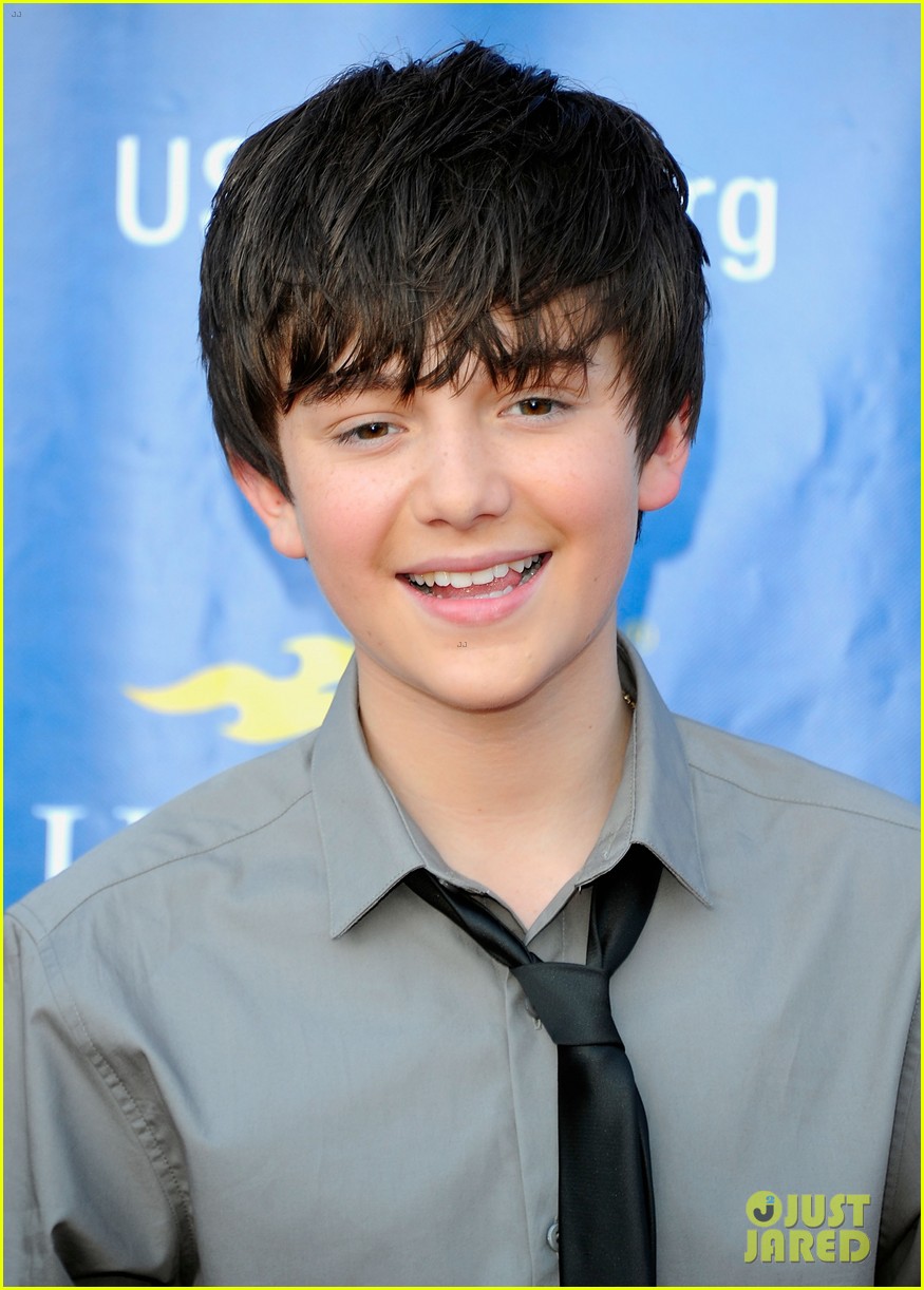 Viral Singer Greyson Chance Says Ellen DeGeneres Is 'Manipulative ...