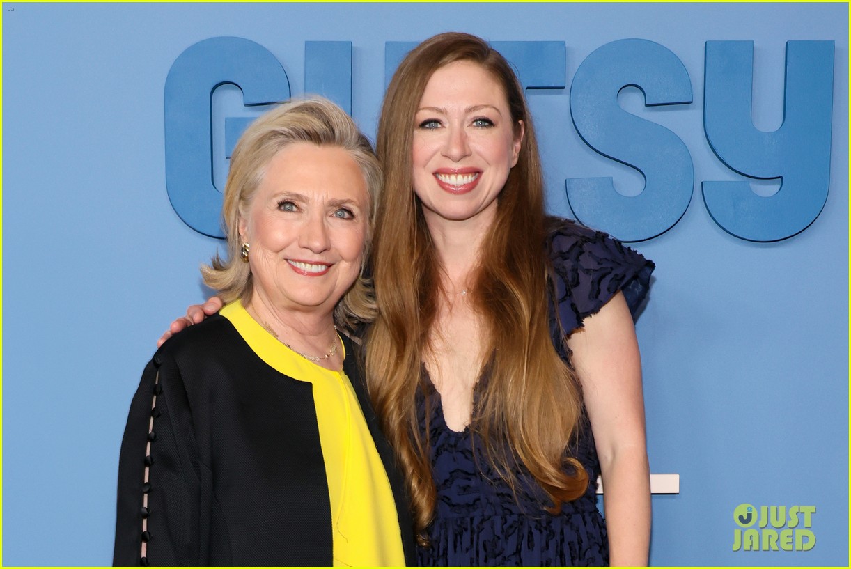 Hillary Clinton & Daughter Chelsea Attend the NYC Premiere of Their New ...