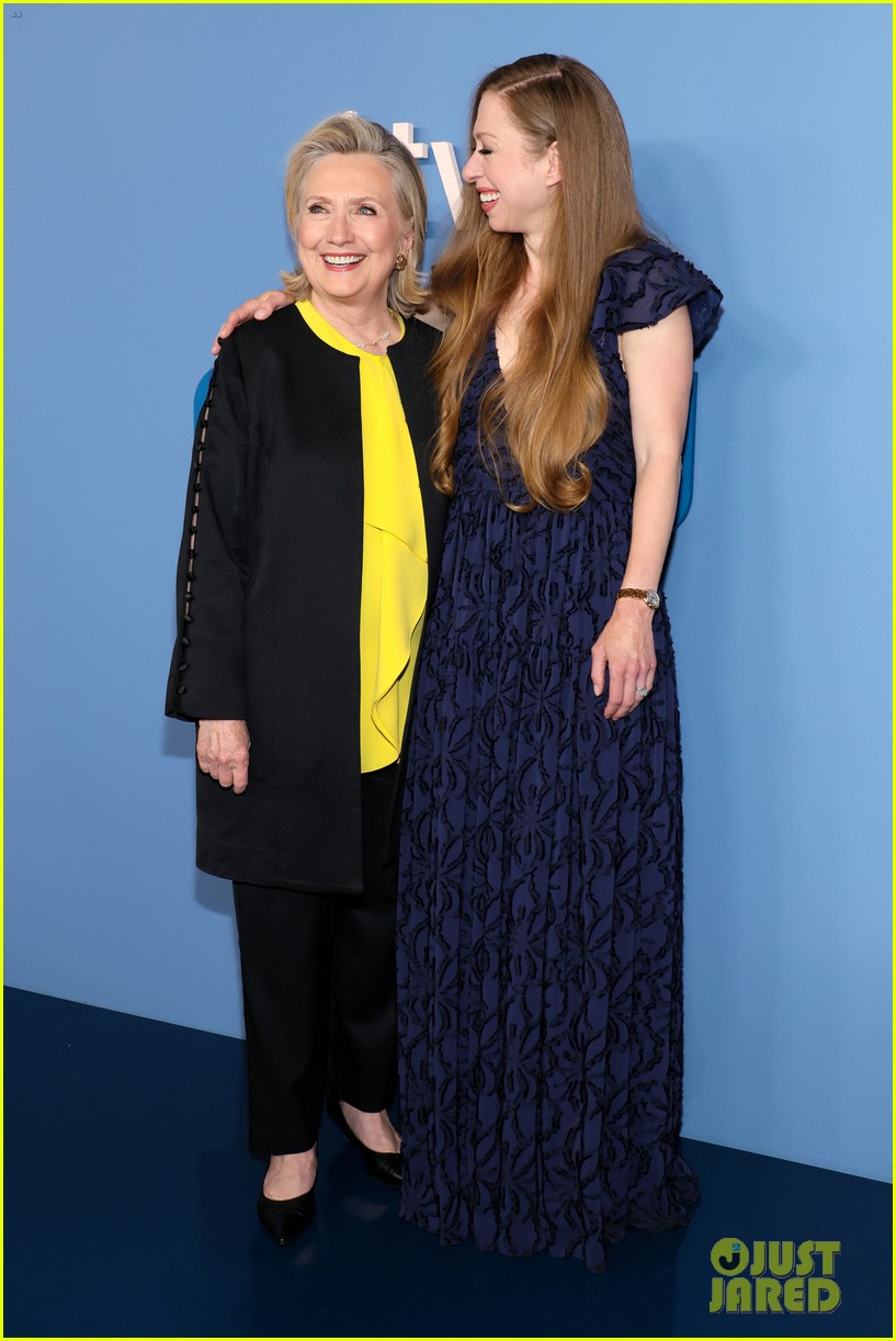 Hillary Clinton & Daughter Chelsea Attend the NYC Premiere of Their New ...