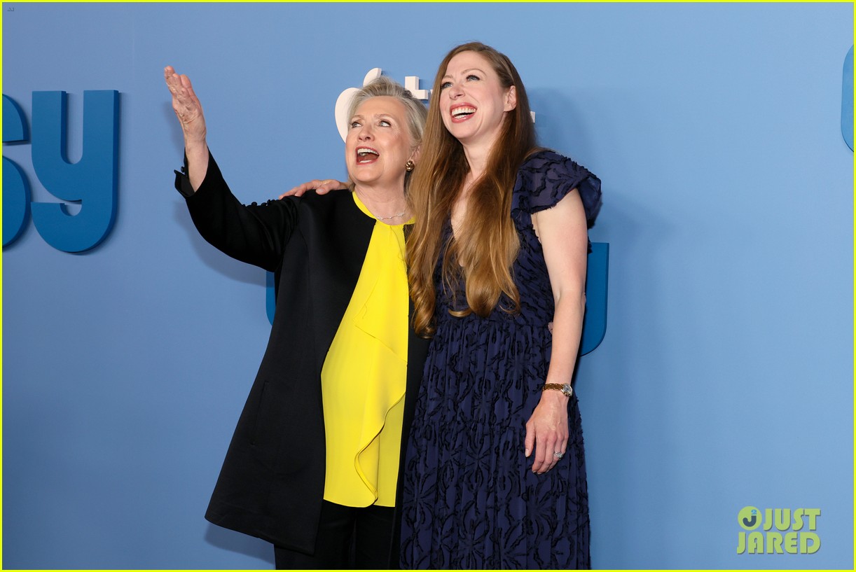 Hillary Clinton & Daughter Chelsea Attend the NYC Premiere of Their New ...