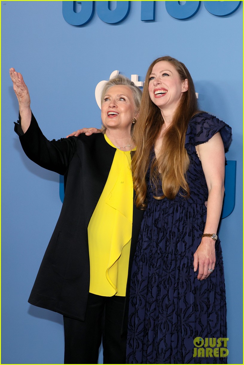 Hillary Clinton & Daughter Chelsea Attend the NYC Premiere of Their New ...