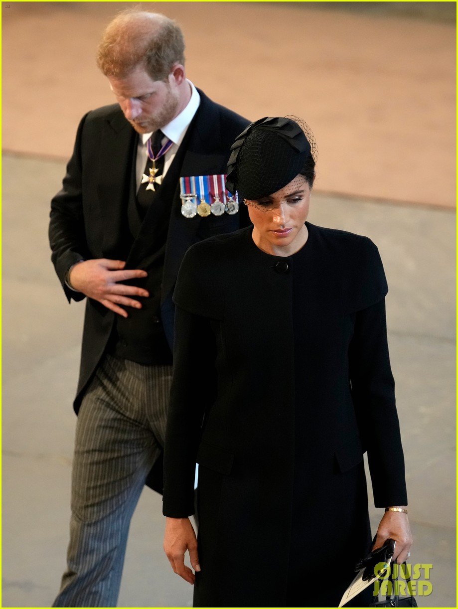 There's an Update About Prince Harry's Attire for Queen Elizabeth's ...