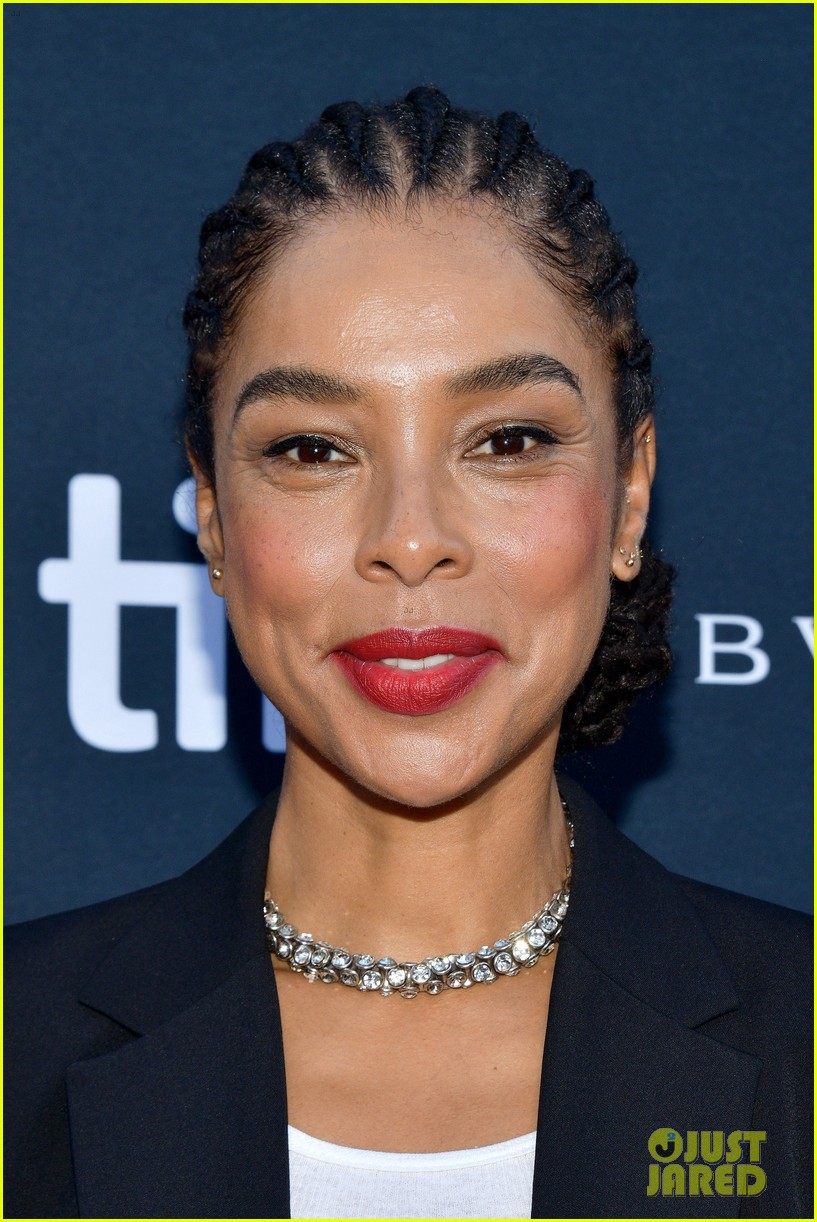 Elizabeth Ray's Instagram, Twitter & Facebook on IDCrawl