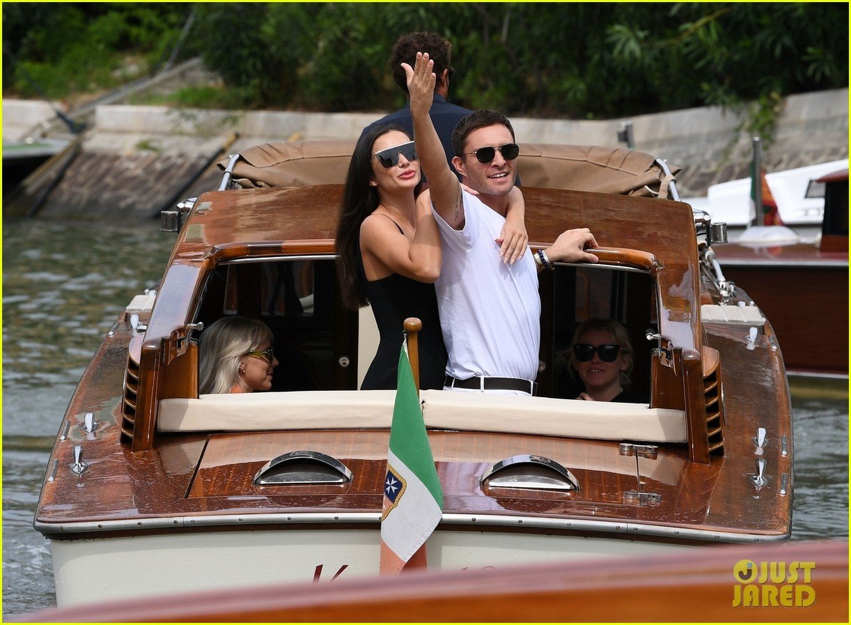 Ed Westwick & Girlfriend Amy Jackson Share a Kiss During Day Out in ...