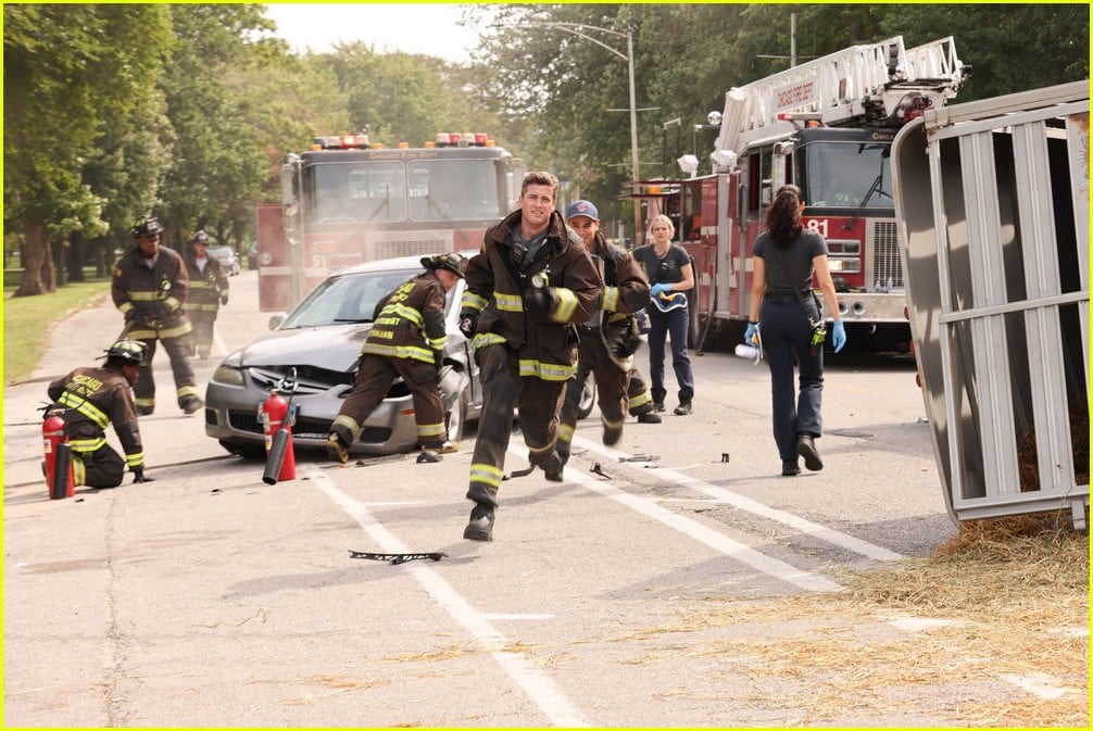 'Chicago Fire' Showrunners Talk Jake Lockett's New Character Sam Carver ...