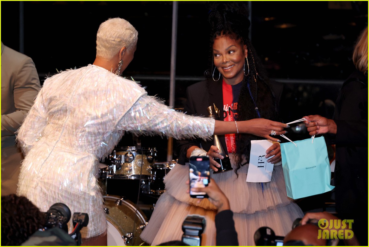 Janet Jackson Honored With Icon Of The Year at Harlem's Fashion Row ...