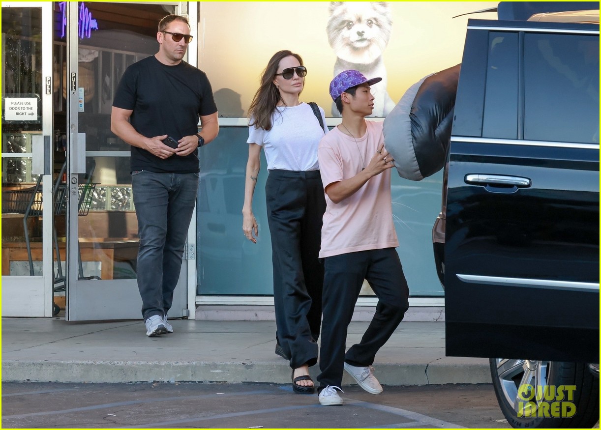Angelina Jolie Goes Shopping for Pets Supplies with Son Pax, 18: Photo ...