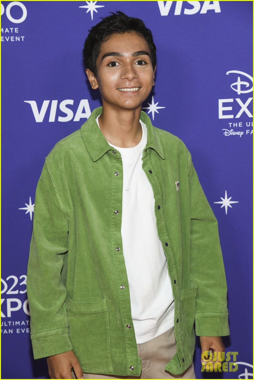 Jude Law & Ever Anderson Debut 'Peter Pan & Wendy's First Poster at D23 ...