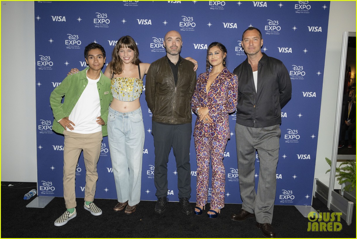 Jude Law & Ever Anderson Debut 'Peter Pan & Wendy's First Poster at D23 ...